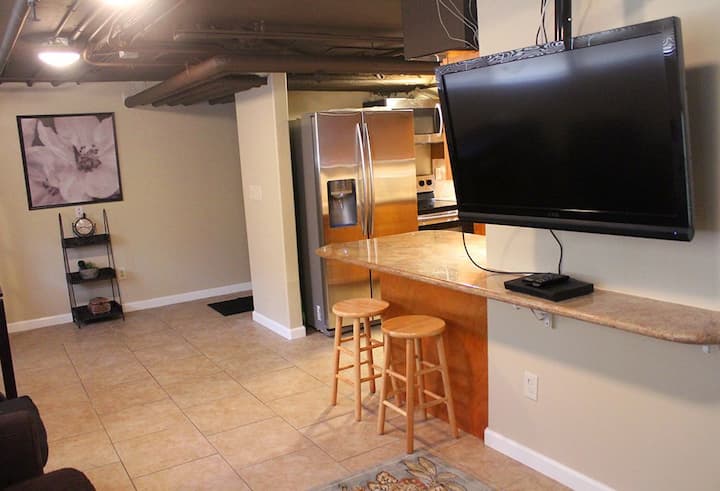 2 Bedroom Waikiki Kitchen Ac Sleeps 6 Free Parking - Honolulu