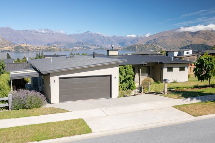 Impresionantes Vistas Al Lago Y A La Montaña En La Bahía De La Península De Wanaka - Wanaka