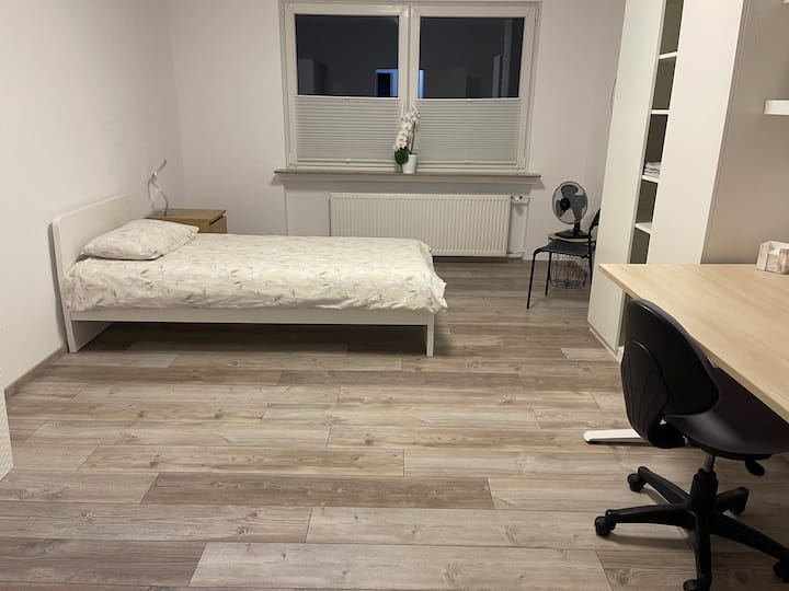 Einzelzimmer In Duisburg Stadtmitte (Nichtraucher) - Duisburg