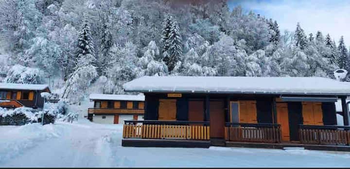 Chalet Cosy Et Paisible En Face Des Pistes De Ski - Aillon-le-Jeune
