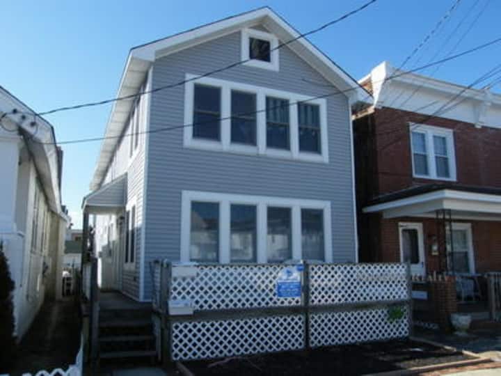 Beach Chic Cottage Getaway At Bay Breezes In Oc! - Ocean City, NJ