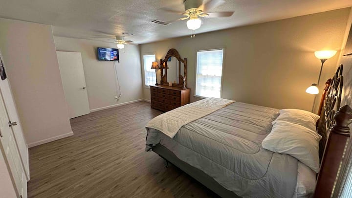 3/2 House With Option To Add 3 More Beds And Bath - Alexandria, LA