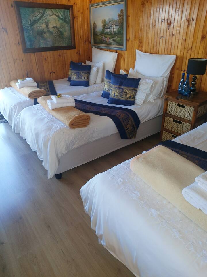 Tertia's Log Cabin - Port Alfred