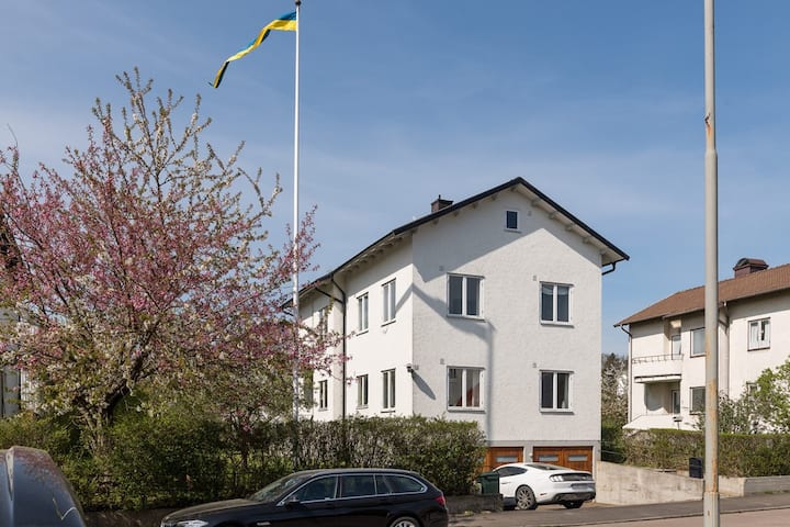 Villa ÖRgryte För 1-2 Familjer, Nära Liseberg - Gothenburg