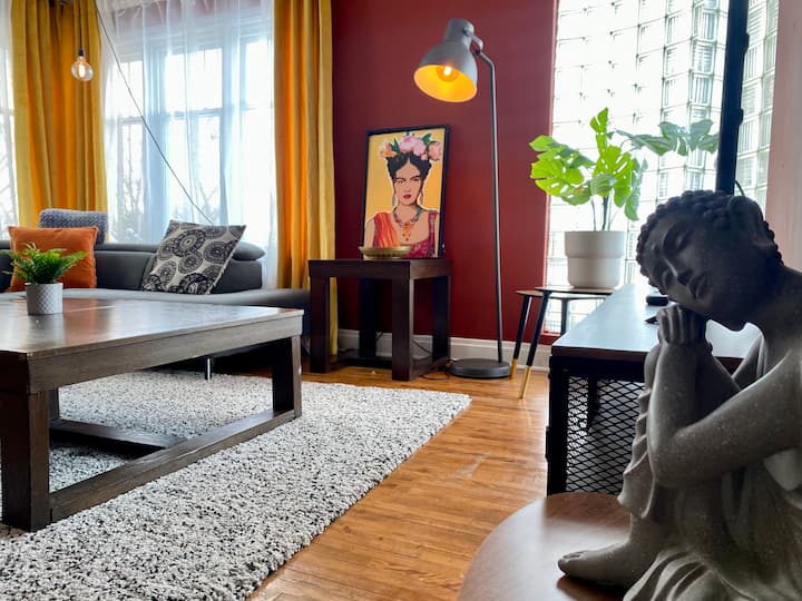 Le Barcelona Art Déco
Au Cœur Du Centre-ville!! - Drummondville