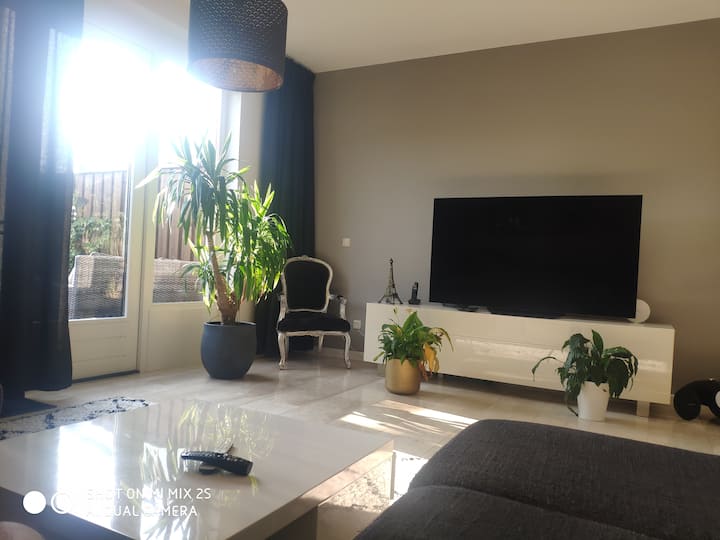 Spacious And Comfortable Family Home With Garden - Naarden