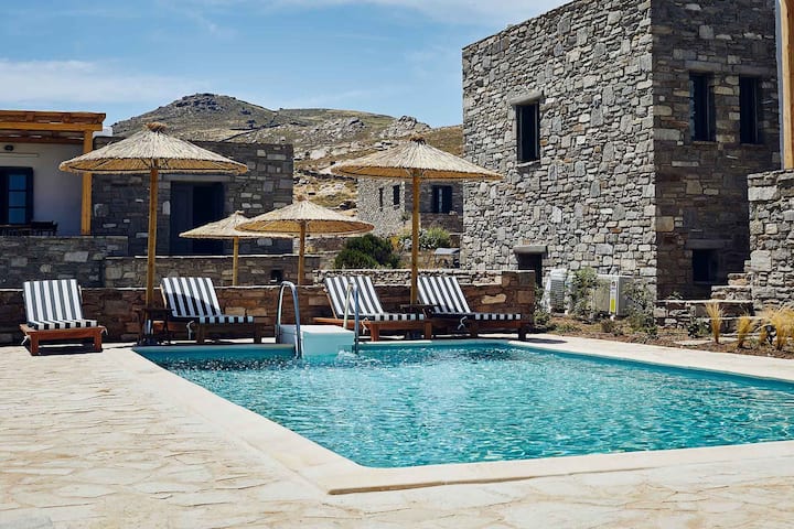 R 1056 Teddys Lithos Villa With Outdoor Lounge An - Paros