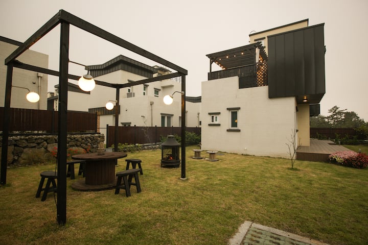 더스테이크리스마스(한림2)/타운하우스/자쿠지/bbq/ - South Korea