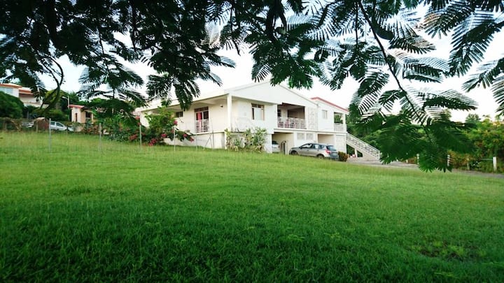 F4 Vue Imprenable Dans Villa Evajoline - Martinique