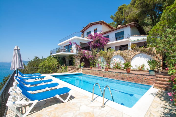 310 M² Villa ∙ 5 Habitaciones ∙ 14 Huéspedes - Tossa de Mar