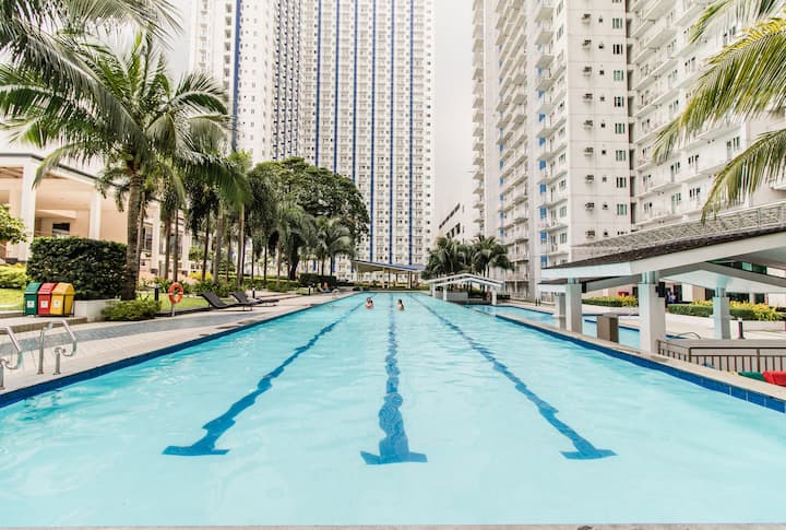 1 Bedroom Unit Beside Sm North Edsa, Quezon City - Quezon City