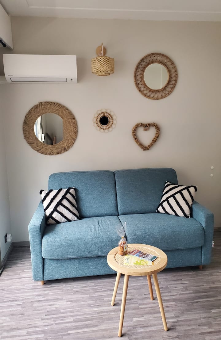 La Plage. Studio Bord De Mer & Parking Privé - ibis budget Menton Bord de Mer