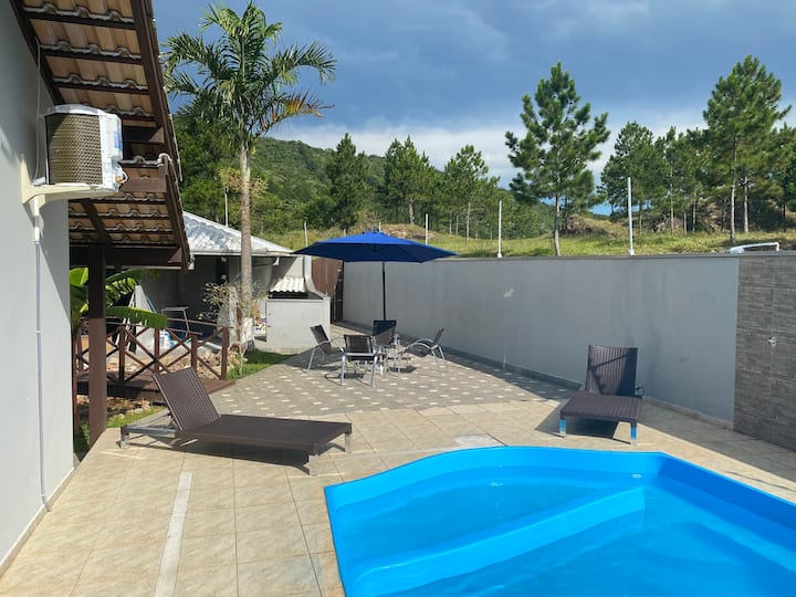 Praia São Miguel: Casa/piscina Próx. Beto Carrero - Navegantes