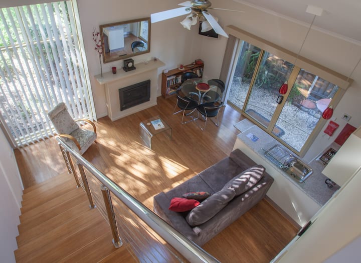 Peacock Palace In Sale, 2-levels, Easy Park - 瑟爾