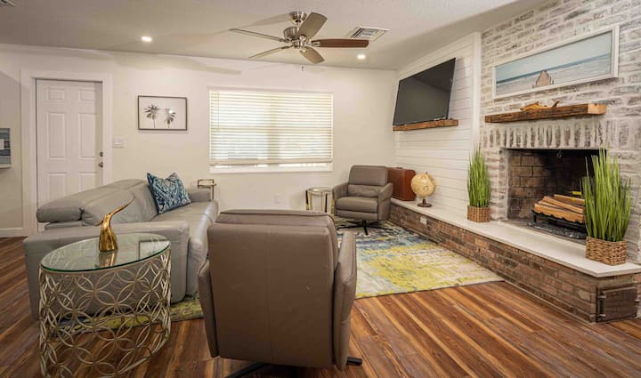 Luxury Escape – Heated Pool & Prime Location! - Stuart, FL
