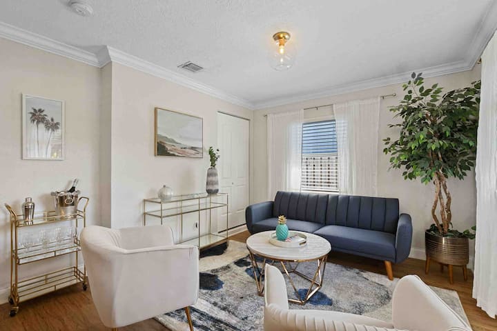 *Stay In Style* 3br, Private, 5 Min To The Beach! - Fort Lauderdale, FL