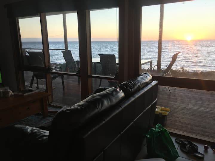 Harry's @ Hardwicke - Rare Absolute Beachfront! - Minlaton