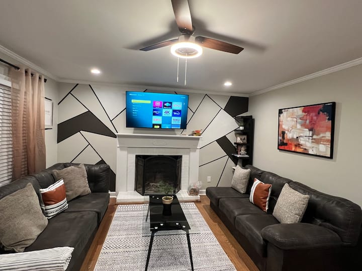 3 Bedroom Brick Ranch On 2 Acres - Apex