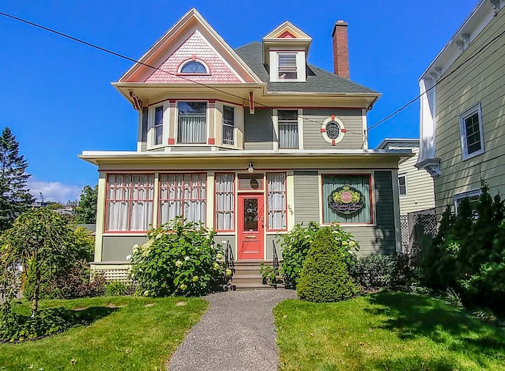 Keirstead Manor Bed & Breakfast-lacey Room - Saint John