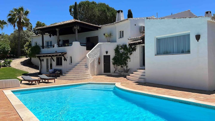 Apartment, With Sole Use Of Pool And Gardens. - Algarve