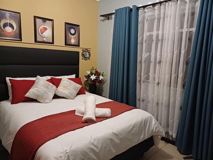 Oakwayguestsuit2|private|1 Bed|kitchen|bath|aircon - Western Cape