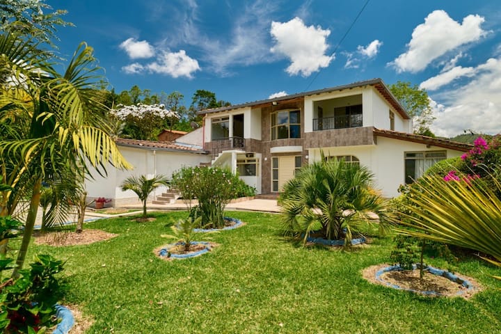 Casita Campestre De Descanso Cerca De Medellín. - Copacabana