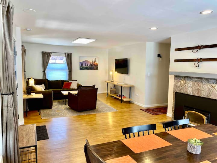 Walkable | Stylish | Modern | Stone House | View! - Mount Shasta, CA