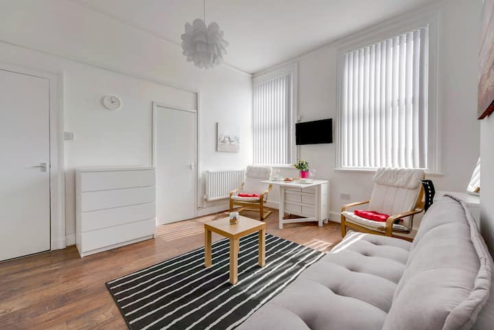 ★Airy Apartment In The City Center 4★ - Liverpool