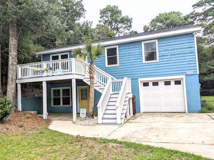 Sip Of Sunshine Only 5-minute Walk To The Beach! - Emerald Isle, NC