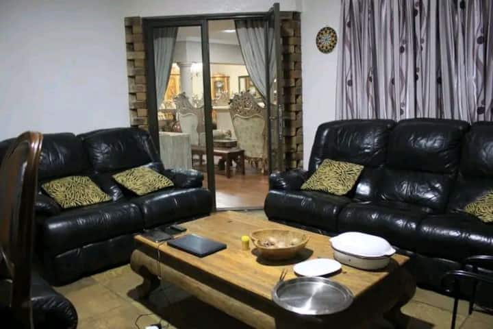 Budias Palace - Benoni