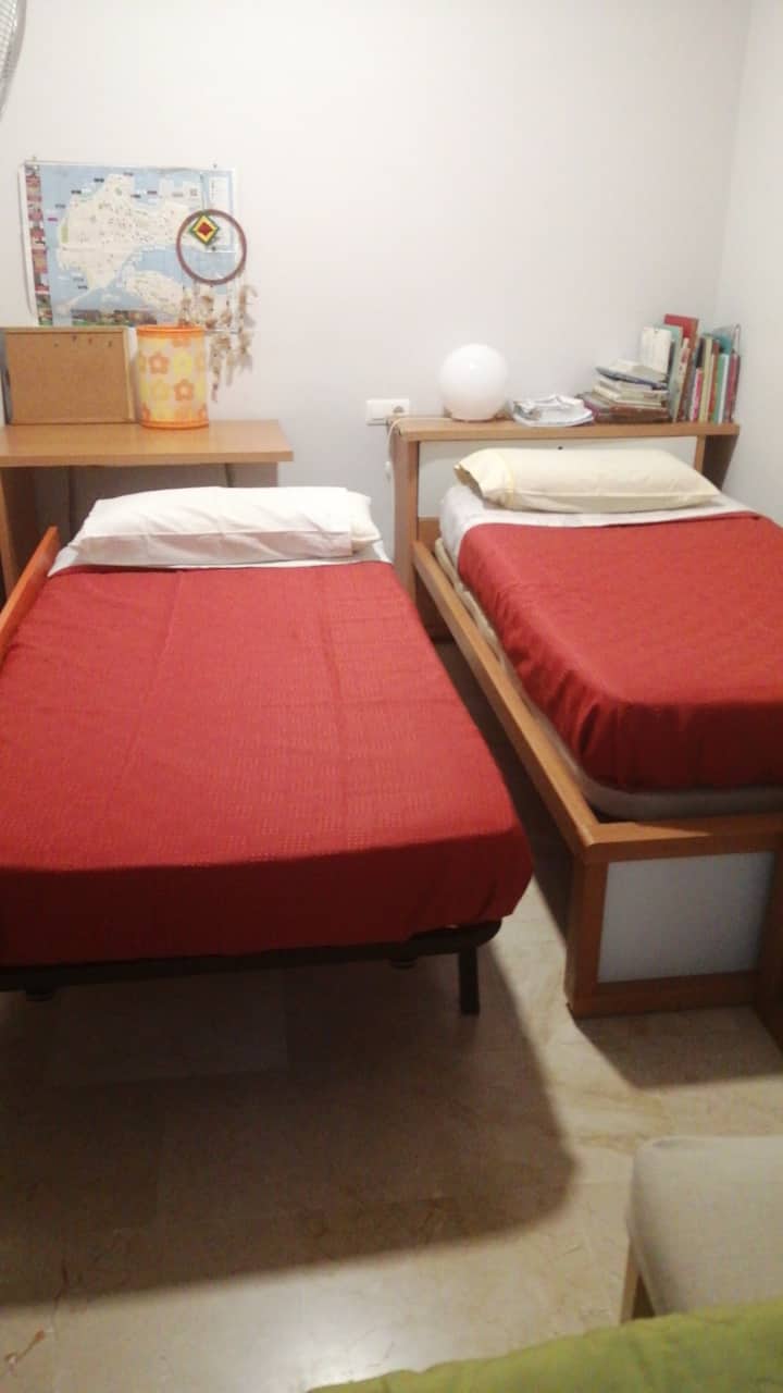 Habitación En Piso Centro 2 - Cádiz