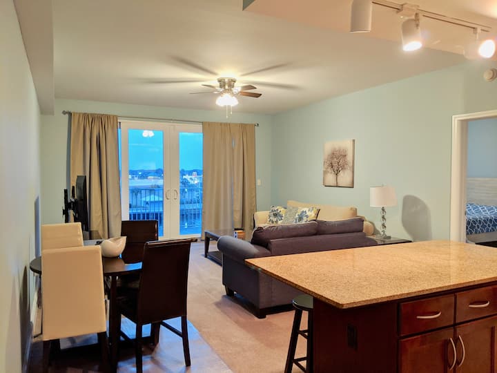 Beautiful Condo W Gulf-lake View! Music Fountains - Panama City Beach, FL