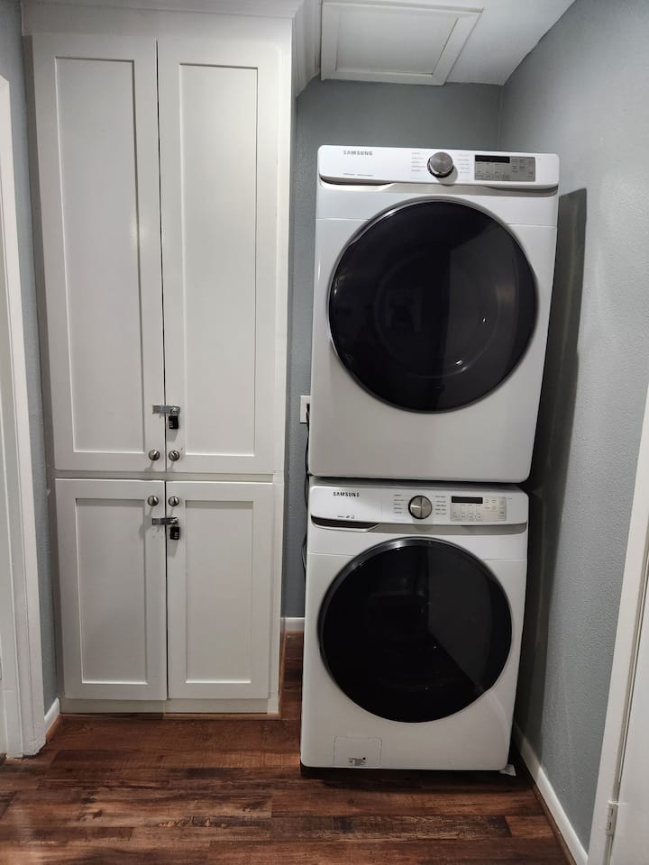Bl4- Large King 1br With In Unit Washer Dryer - Houston, TX