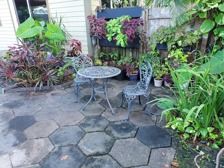 Tropical Courtyard Flat - St. Petersburg, FL