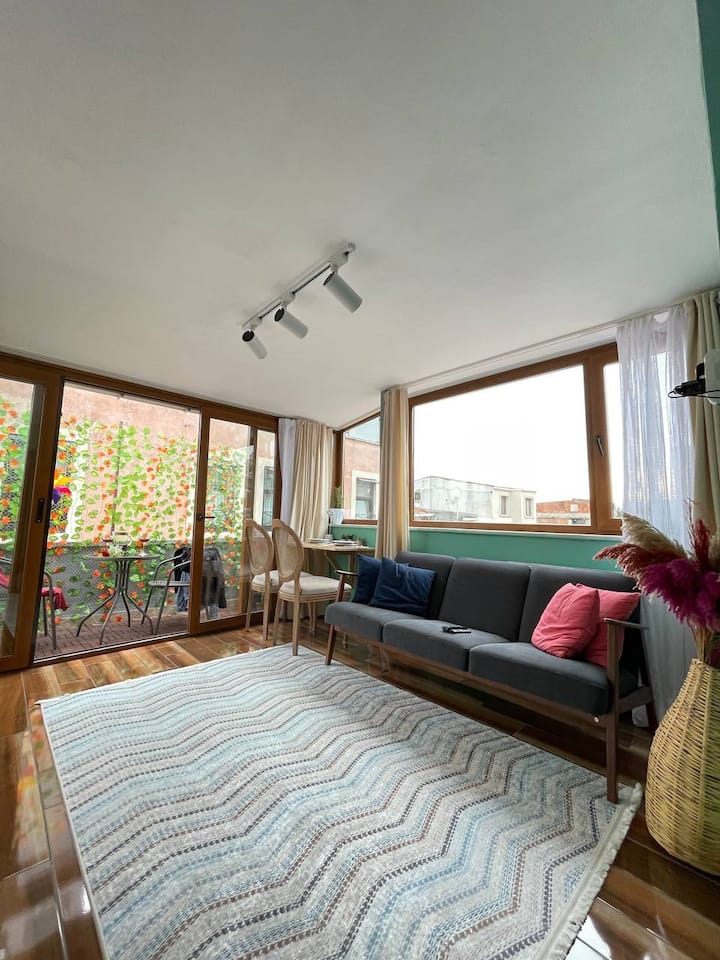 Private Balcony - Rooftop At Galata, Just Look - Estambul