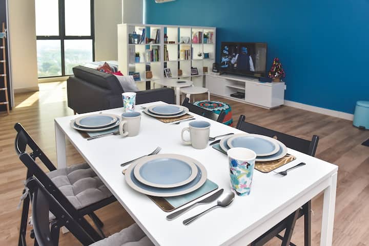 Theserene Atriasofo - Freeparking 100mbps Netflix -