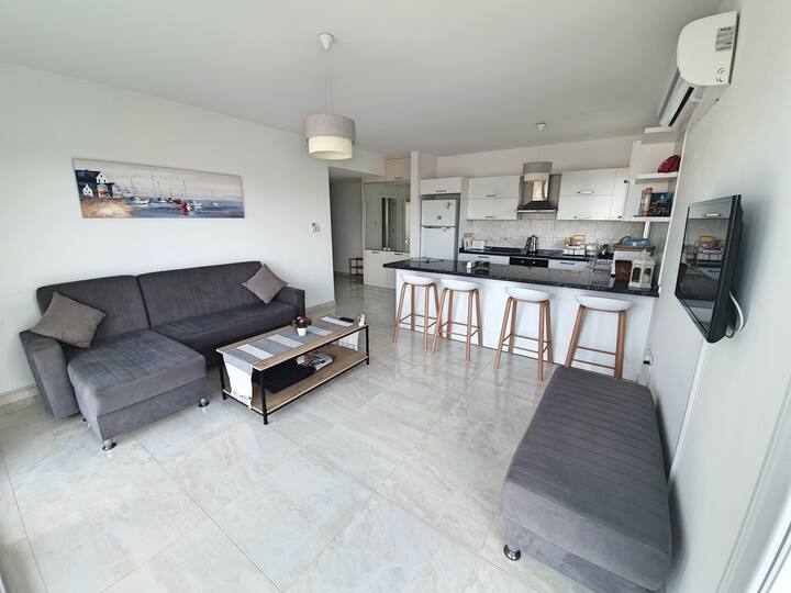 Bright & Elegant Apartment - Kyrenia(girne) Centre - Girne