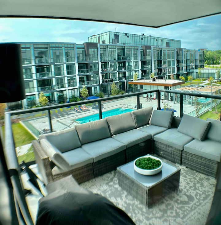Modern Luxury  Delight With A Pool And Hot Tub - Innisfil