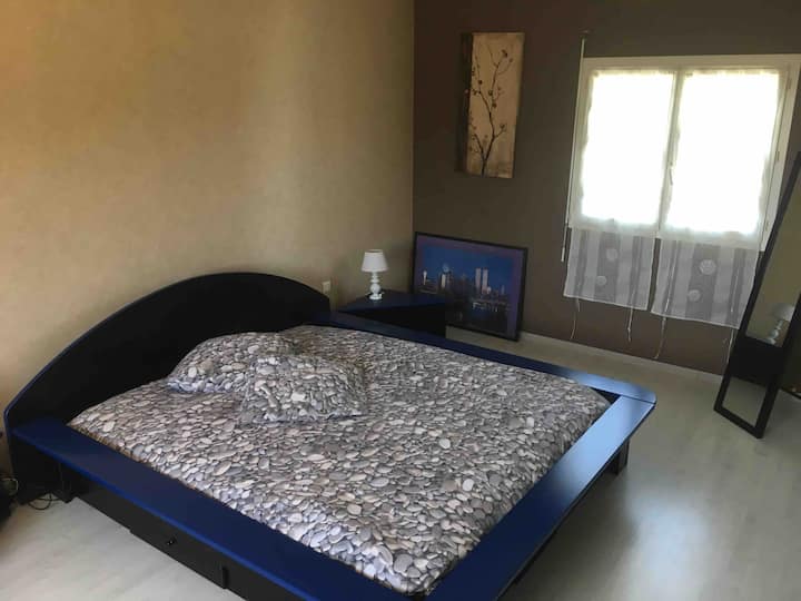 Grande Chambre Lit King Size Waterbed + Petit  Déj - Coutras