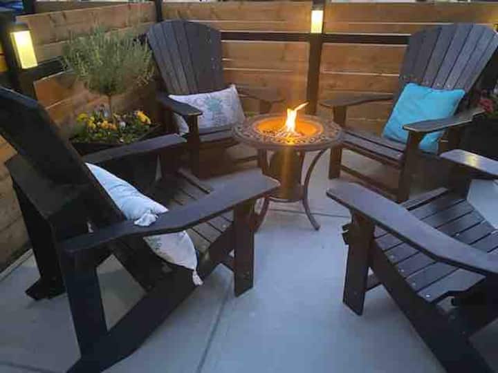 Aspen & Embers - 2 Bedroom, Home Away From Home - Calgary