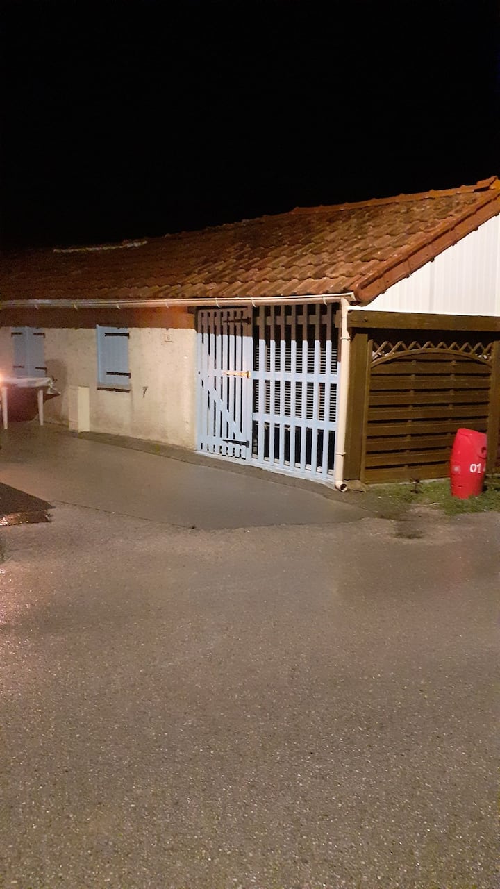 Petite Maisonnette à La Campagne Pour 2 Personnes - Arc-et-Senans