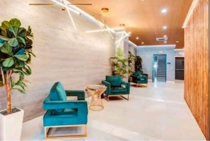 Lovely One Bedroom Apartment With Free Parking - Buckhead, GA