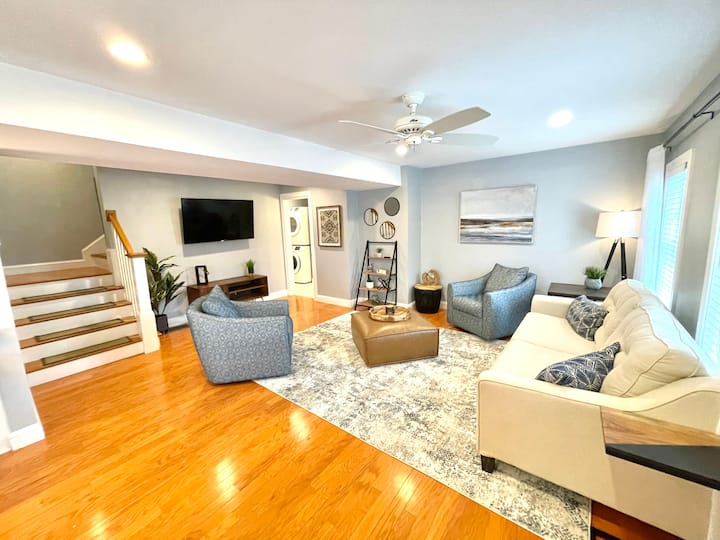 #1 Foreside Home | Walk 2 Harbor&dining | Pvt Deck - Portsmouth, NH