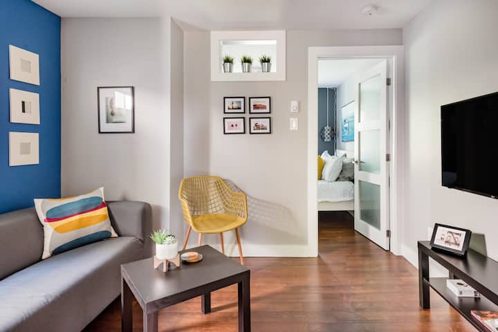 Light, Bright, Balcony Apartment Close To Downtown - Ottawa
