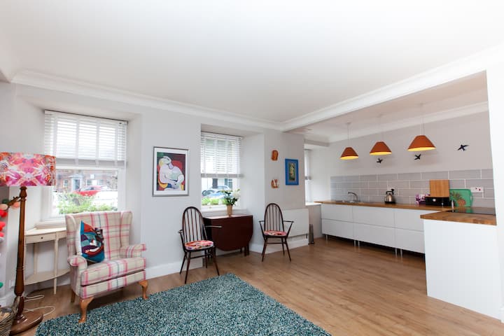 Central East Linton Flat, Sleeps 2 - Haddington