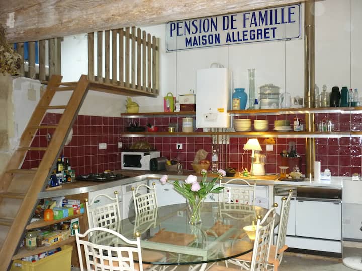 Grand Appartement Au Coeur Du Centre Ville. - Montpellier