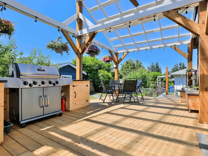 Cozy Home By The Beach - Parksville