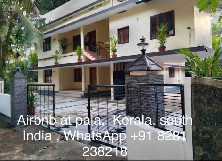 Kadaplackal House - 6 Bedrooms With 3 A/c - Pala