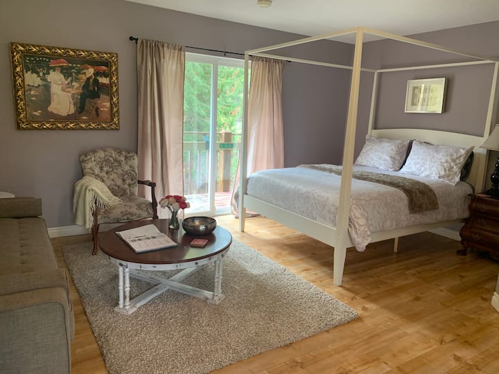 Dunlop House Suite #1, Pet Friendly, Adult Only - Creston