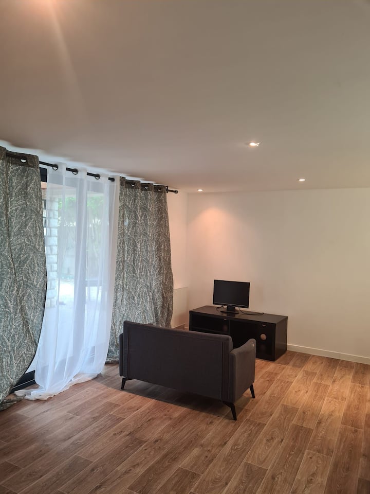 Studio Cosy Au Rez-de-chaussée D'une Maison - Ensuès-la-Redonne